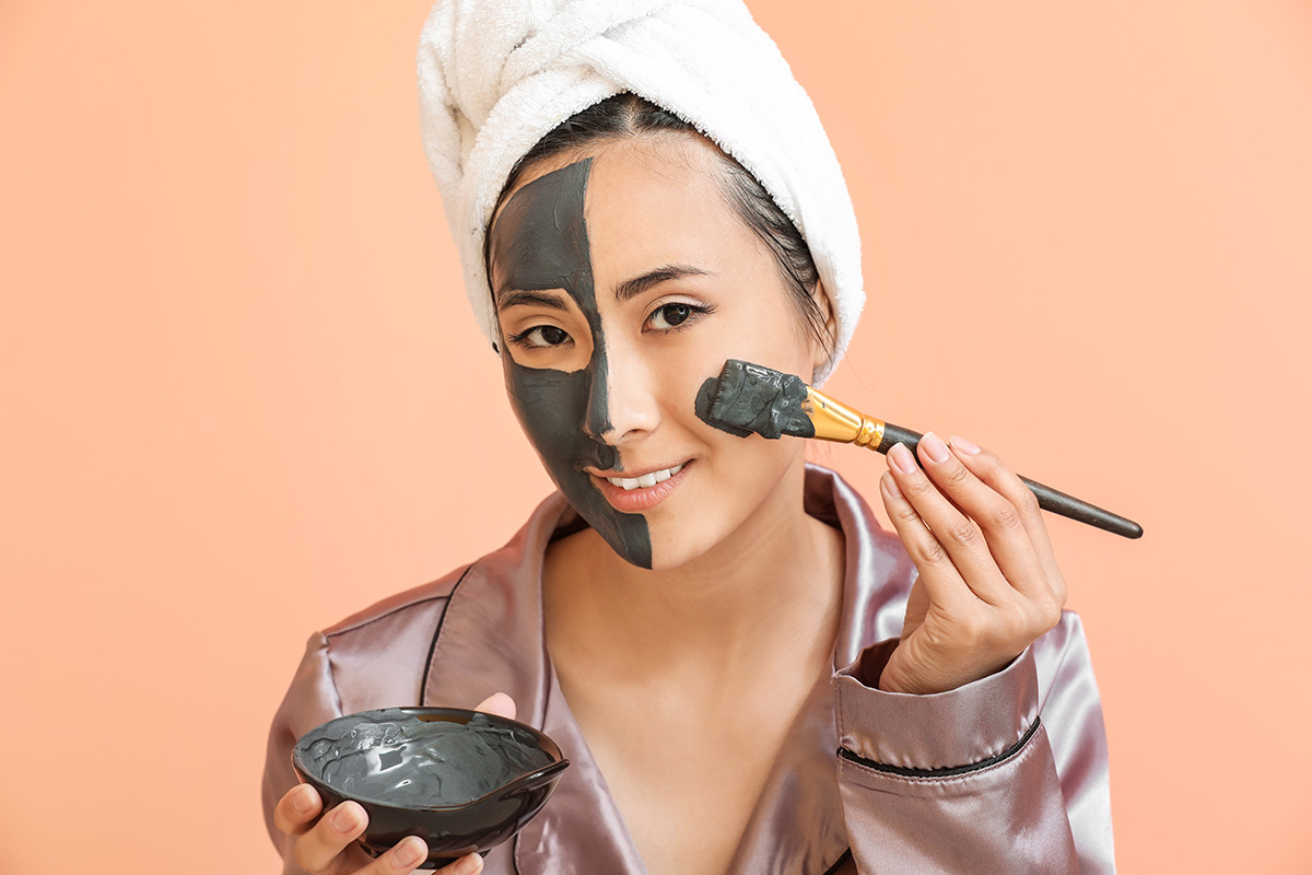 7 Manfaat Clay Mask untuk Wajah, Bikin Kinclong! - Berkeluarga